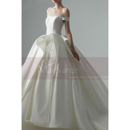Sleeveless Satin Ball Gown Wedding Dress Multi Layer Skirt