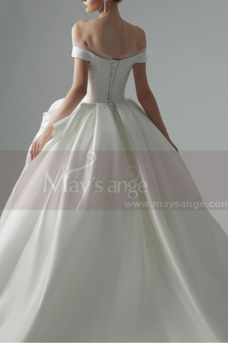 Sleeveless Satin Ball Gown Wedding Dress Multi Layer Skirt