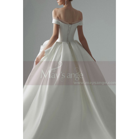 Sleeveless Satin Ball Gown Wedding Dress Multi Layer Skirt