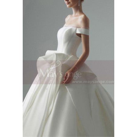 Sleeveless Satin Ball Gown Wedding Dress Multi Layer Skirt